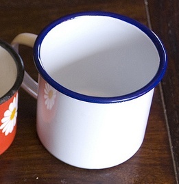 Retro/vintage kopp/krus i emalje, hvit. - Epla