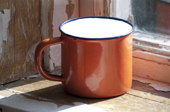 Retro/vintage kopp/krus i emalje, oransje. - Epla