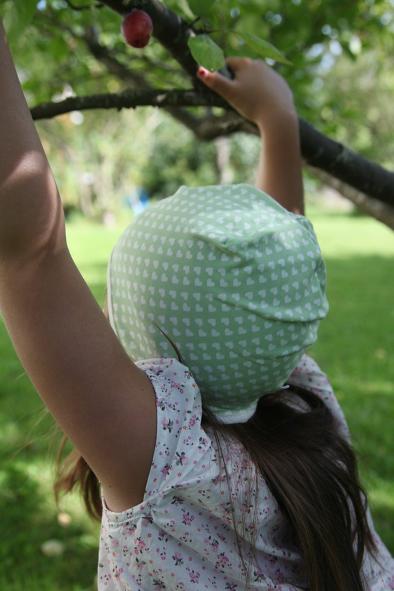 Barnelue med små hjerter: str M (ca 2-4 år) - Epla