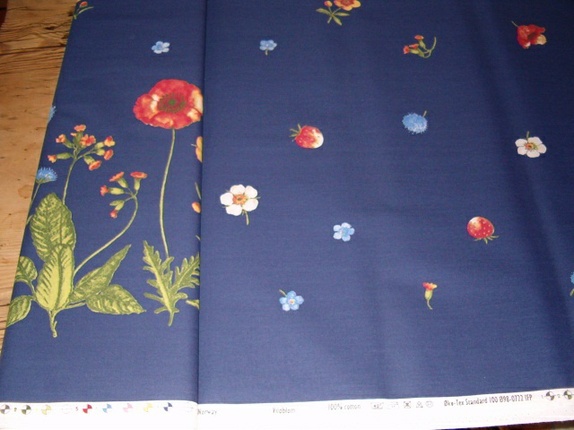 Blomstrete bomullsstoff fra Sandvika Veveri - Epla