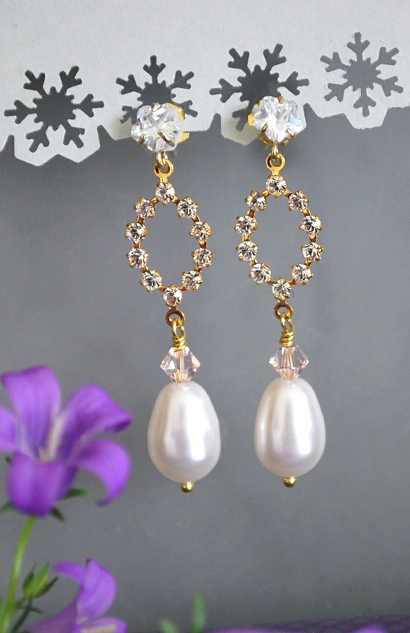 Zircon blomst, champagne og hvite perler. - Epla