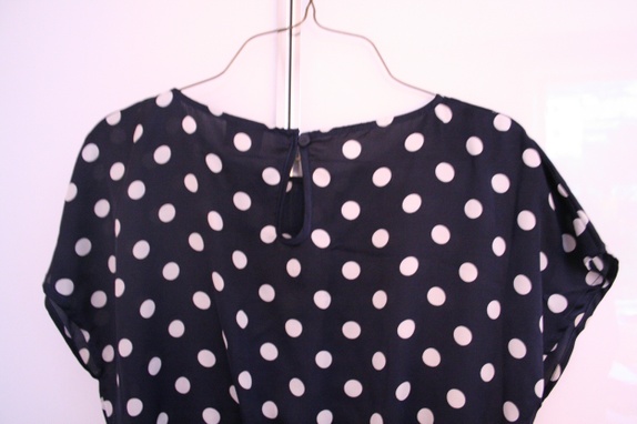 Prikkete kjole fra Weekday - Epla