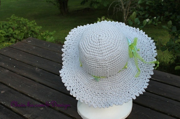 Heklet hatt i lys grå - Epla