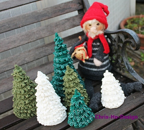 Heklet juletre - nr. 6 mørk grønn m/sølv. - Epla