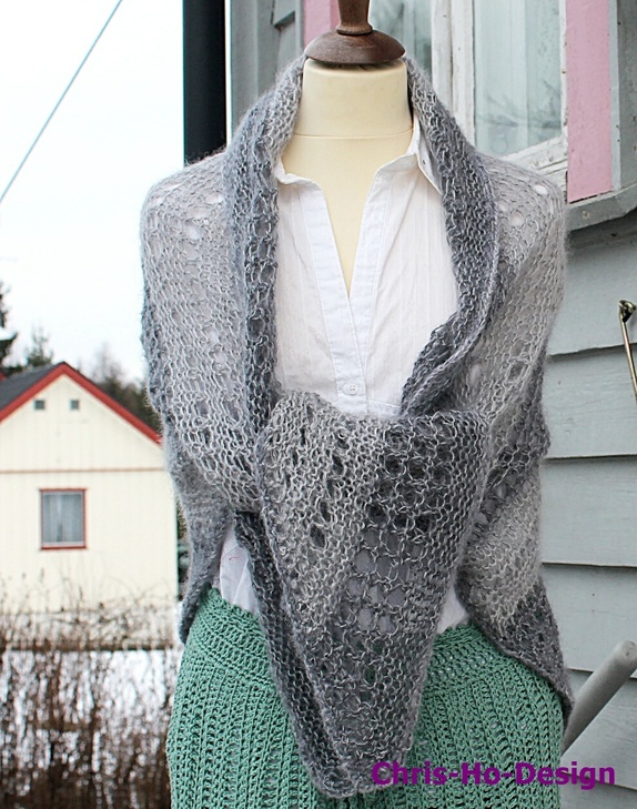 Stort og florlett sjal i grått. - Epla