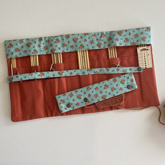 Strikkepinnemappe og pinneholder - Epla