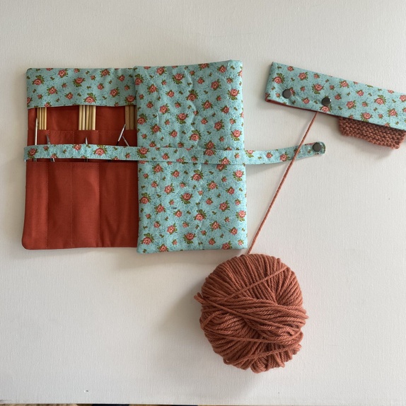 Strikkepinnemappe og pinneholder - Epla
