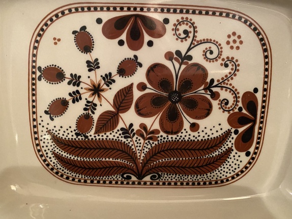 FØR KR 75,- Retro Hedda form, Figgjo - Epla