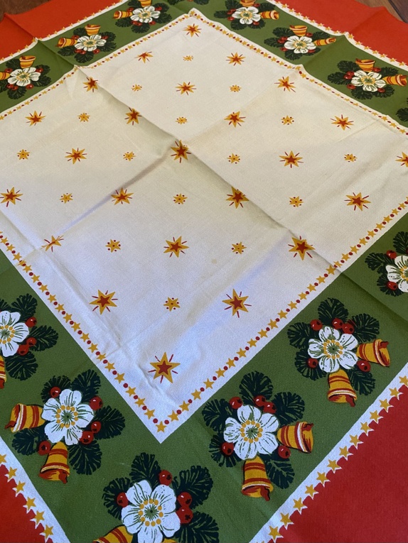 FØR kr 95,- Firkantet juleduk - Epla