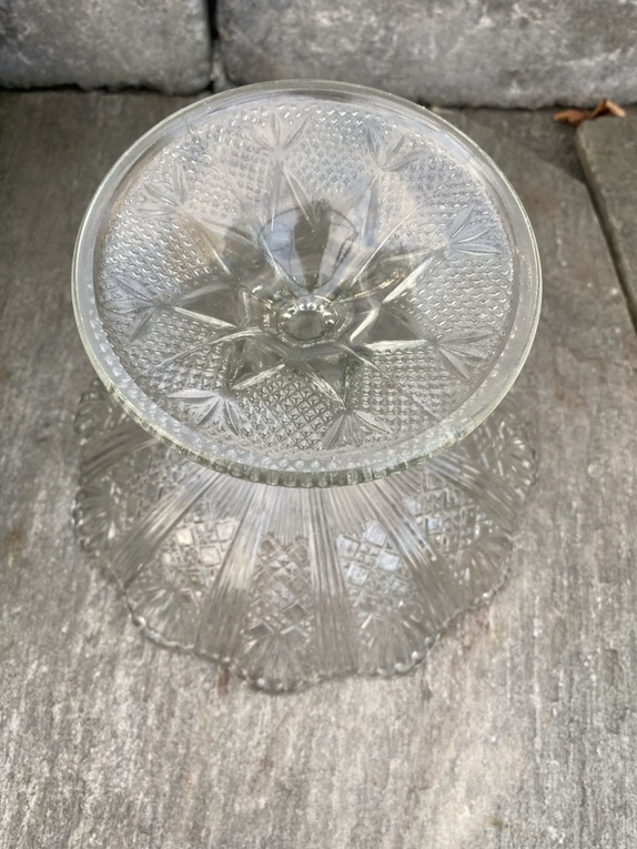 FØR kr 180,- Eldre stettskål i pressglass - Epla