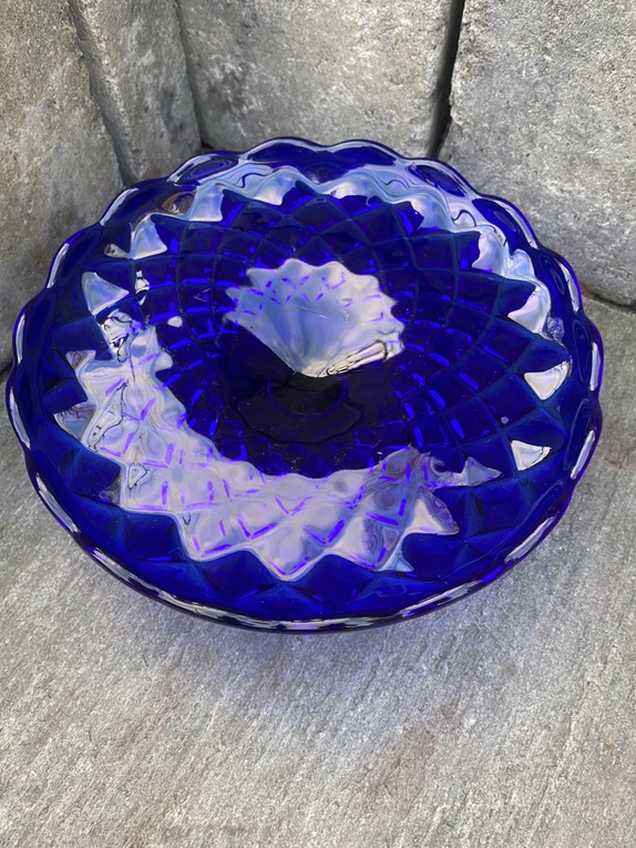 Stettfat i blått pressglass - Epla