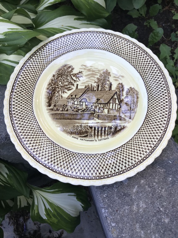 Nydelig og sjarmerende fat "Anne Hathaway`s Cottage - Epla