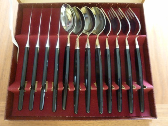 RESERVERT til Ingunn S. Sort, retro bestikk fra Helle, Norge i 12 deler ...