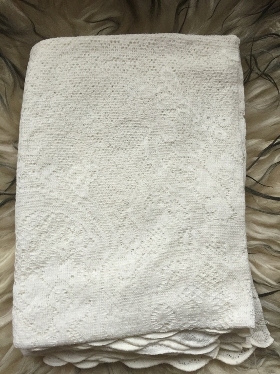 Nostalgiske, gjennomsiktige gardiner - Epla