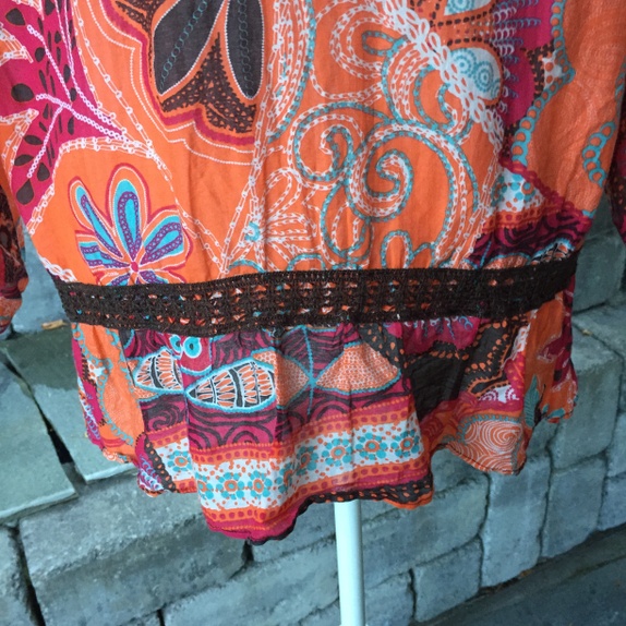 Fargerik bluse fra LEWINGER str. 38 - Epla