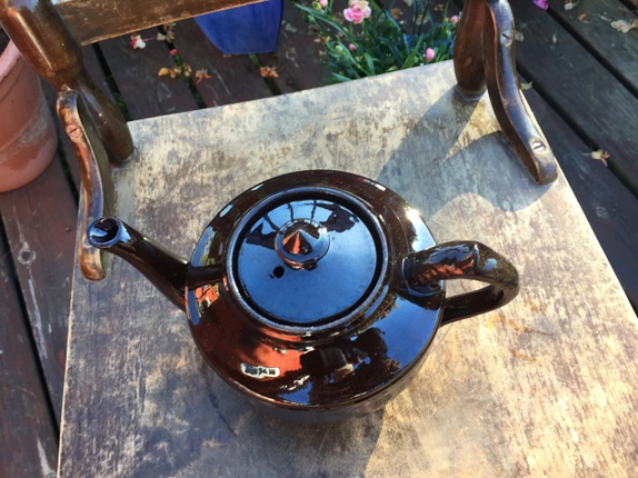 **Retro tekanne i brunt - Epla