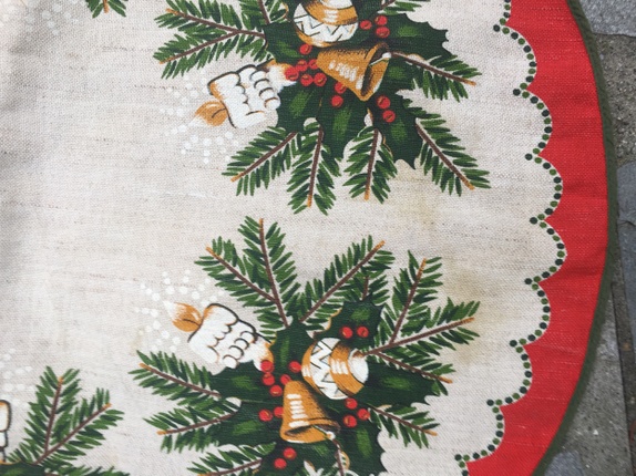 FØR KR 110,- Stor retro juleduk - Epla