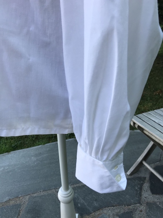 Lekker hvit bluse med flotte detaljer fra Lady Manhattan, Str 42 - Epla