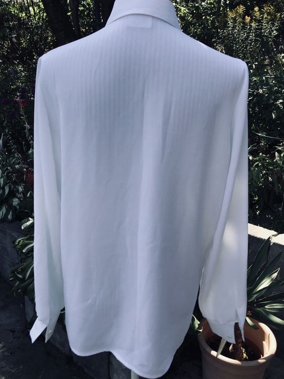 Pen hvit bluse med blondekrage Str 42 - Epla