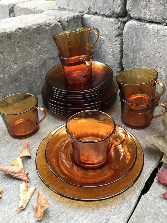 Retro kaffeservise i brunt glass - Epla