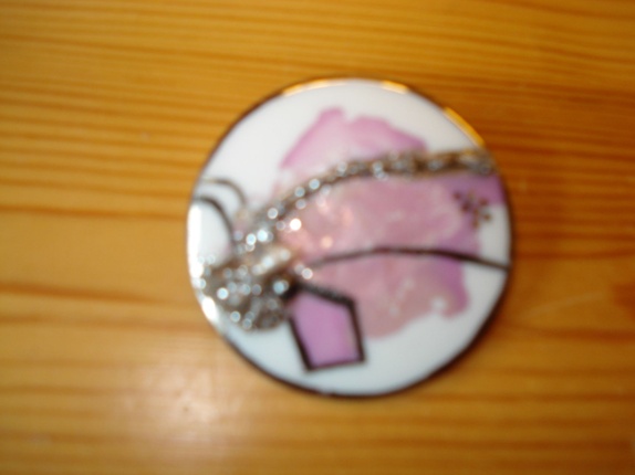 Håndmalt Porselens Brosje (nål) - Epla