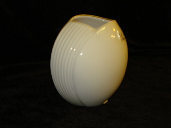 Hvit porselens vase - Epla