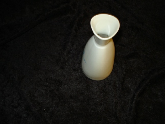 Hvit porselens vase - Epla