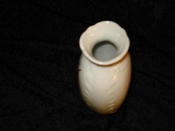 Hvit porselens vase - Epla