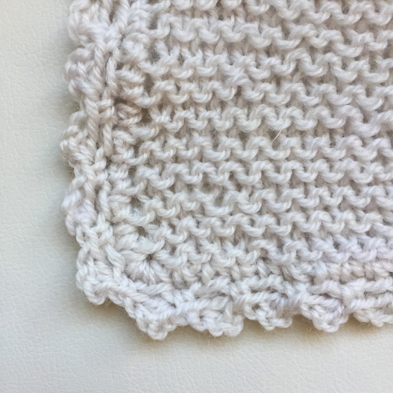 Rillestrikket babyteppe - Epla