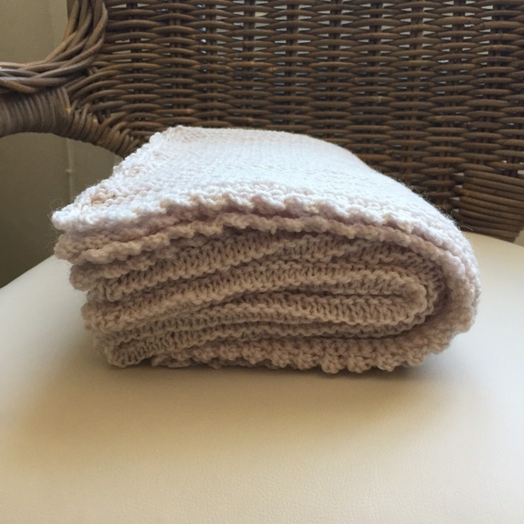 Rillestrikket babyteppe - Epla