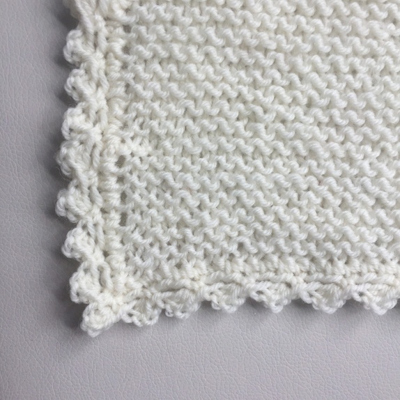 Rillestrikket babyteppe - Epla