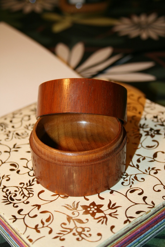 Rund, liten treboks - Epla