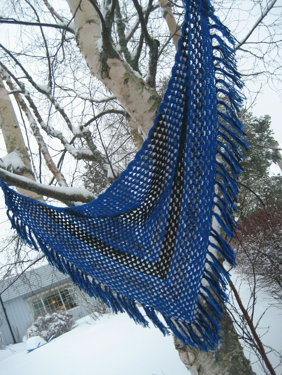 "CocooningMySelfShawl" - Epla