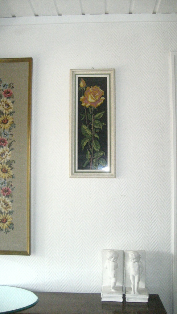 "GullRoser" brodert bilde - Epla