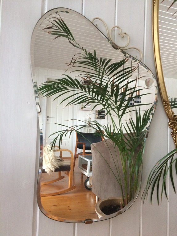 LilleSpeilPåVeggenDer - Epla