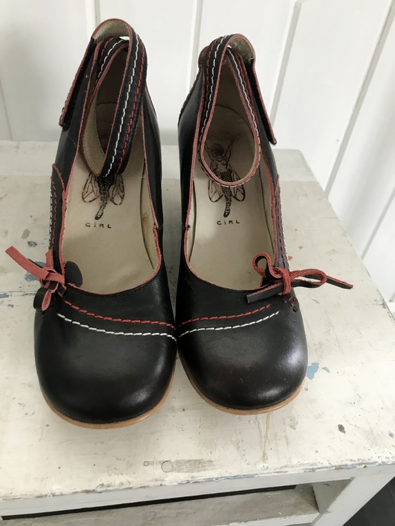 Girl (str 38) - Epla