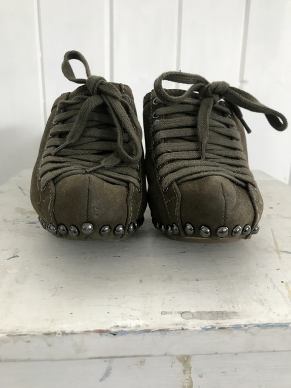 Millie (str. 38) - Epla