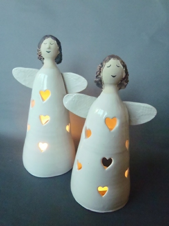 Engel. Skulptur av keramikk for telys - Epla