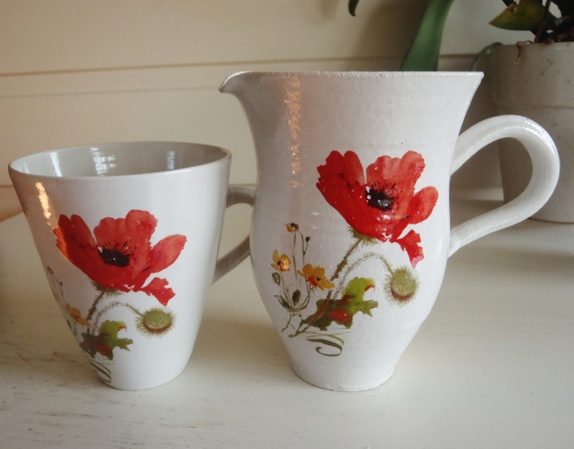 Mugge av keramikk med rød valmue - Epla