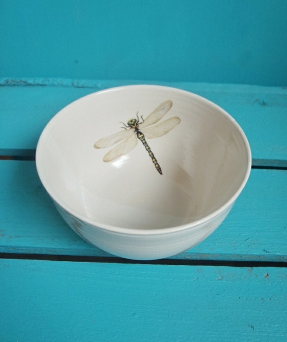 Hvit keramikk bolle/skål med øyenstikker - Epla