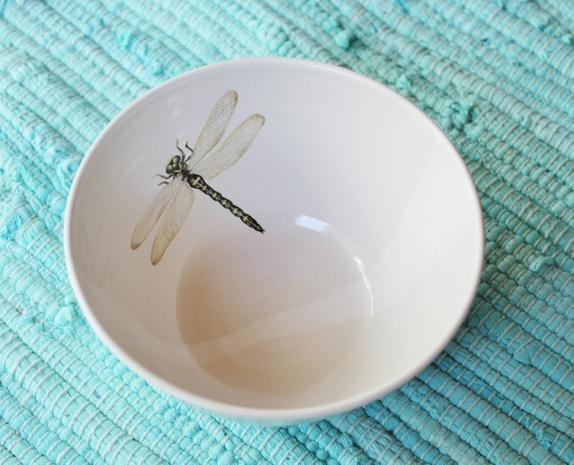 Hvit keramikk bolle/skål med øyenstikker - Epla