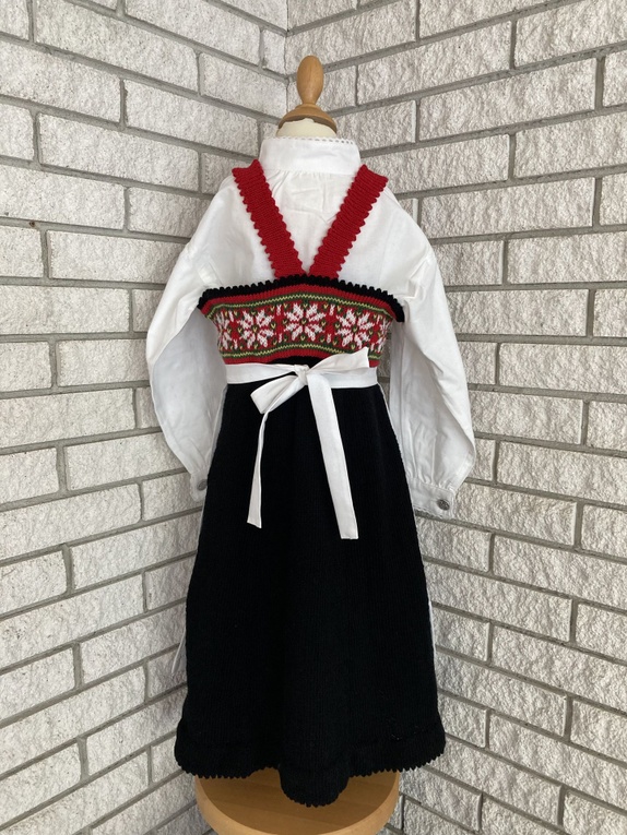 hardangerbunad forkle