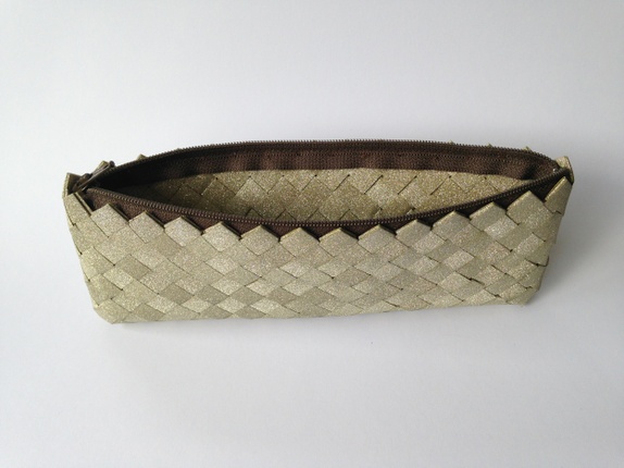Veske i meksikansk fletting - glitter/gull - Epla
