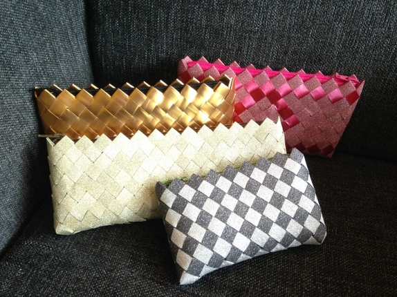 Veske i meksikansk fletting - glitter/gull - Epla