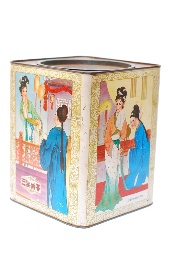 Gammel kinesisk kjeksboks med kinesisk tegninger - Epla