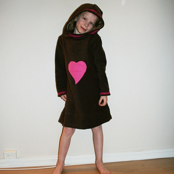 Hjertekjole i brun fleece - Epla