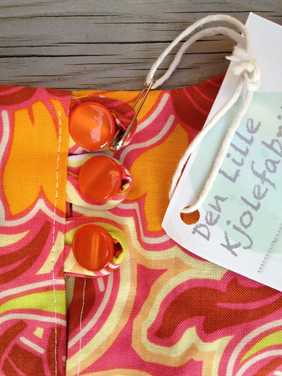 Bluse i 70-talls-stil, 8-9 år - Epla