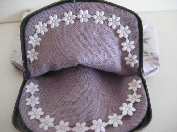 Blomstrete sminke/pengepung i duse farger - Epla