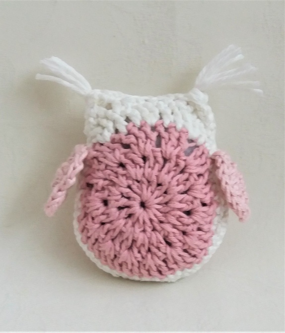 Januarsalg - Heklet ugle i rosa og hvitt. - Epla
