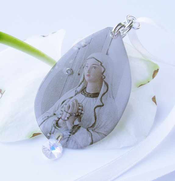 Madonna - Håndlaget Epoxysmykke - Epla